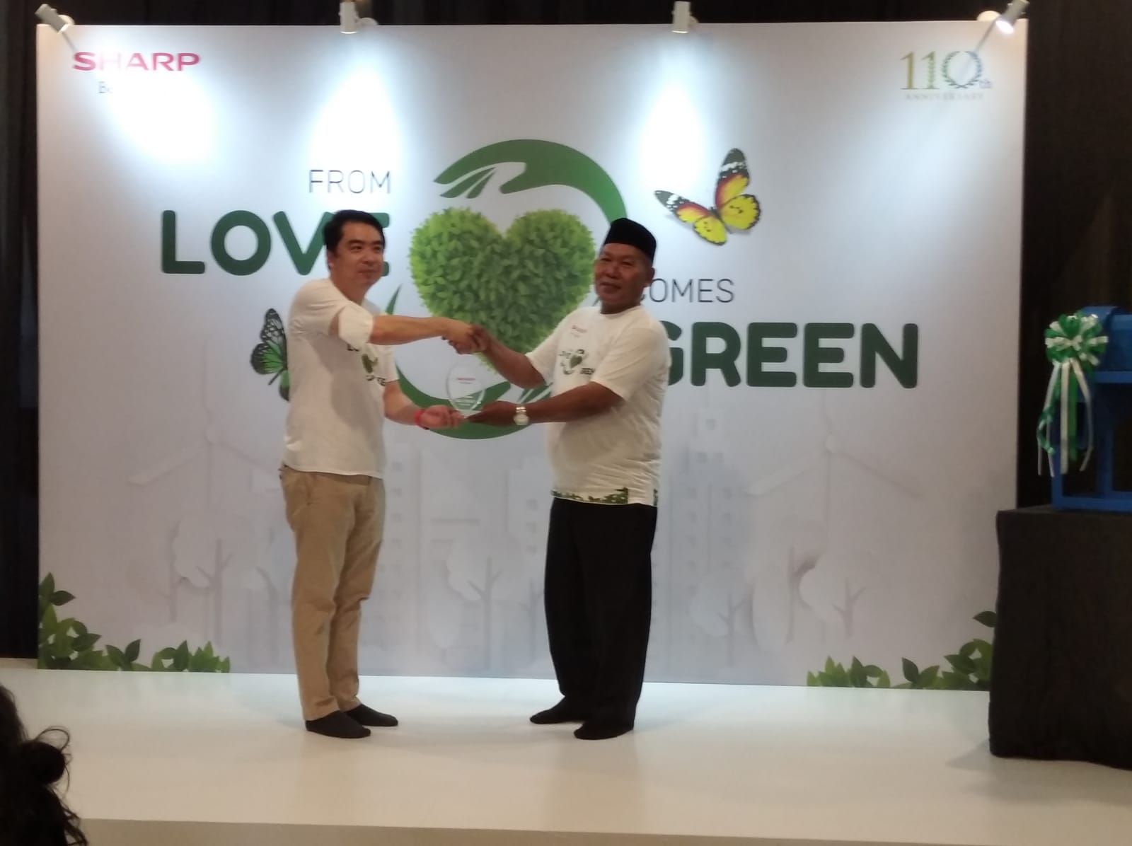 HUT ke-110 Tahun, Sharp Eco-Bition Gelar Workshop di SMAN 13 Surabaya ...