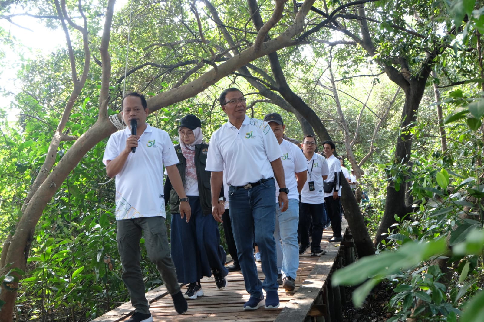 Cegah Abrasi, Petro Gresik Tanam Ribuan Mangrove | Pawarta Jawa Timur